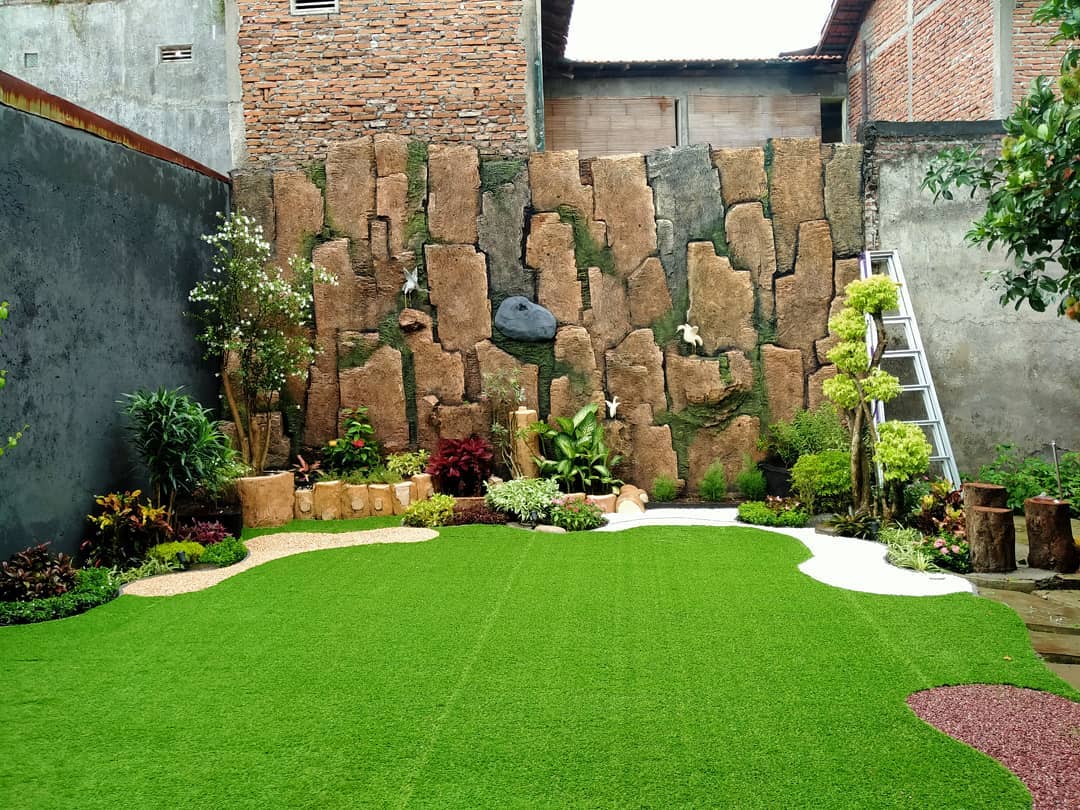 Taman rumput sintetis - Elda Asri